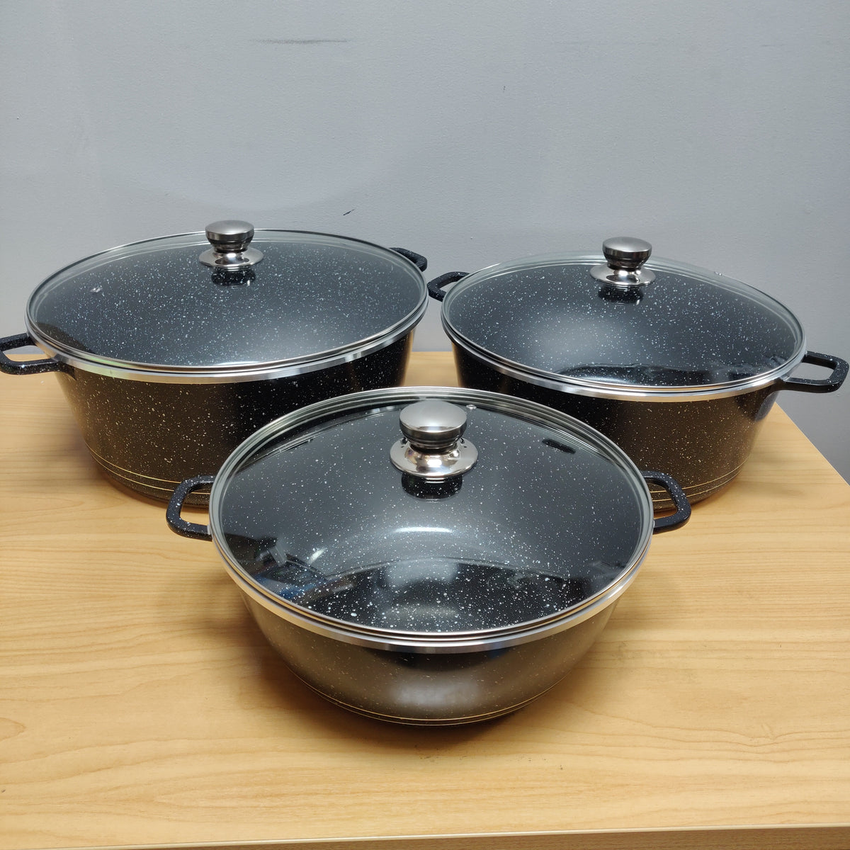 Big non-stick alumiunium pots – Supermenu